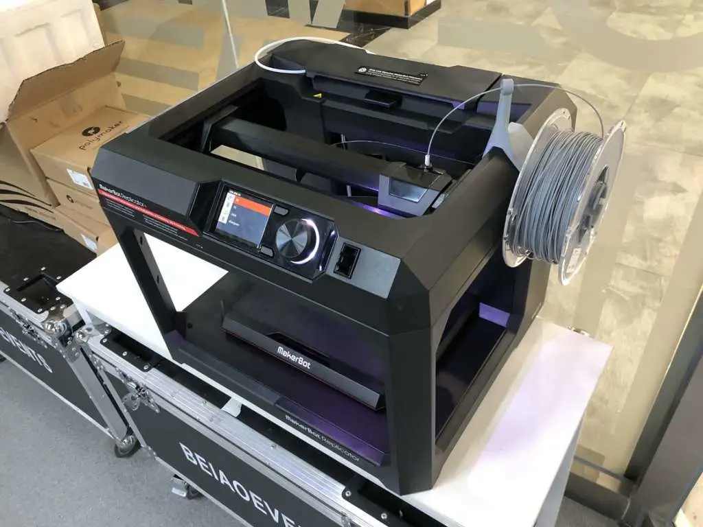 免费其他STL下载 - MakerBot Replicator+ Filament Spool Holder - ender7