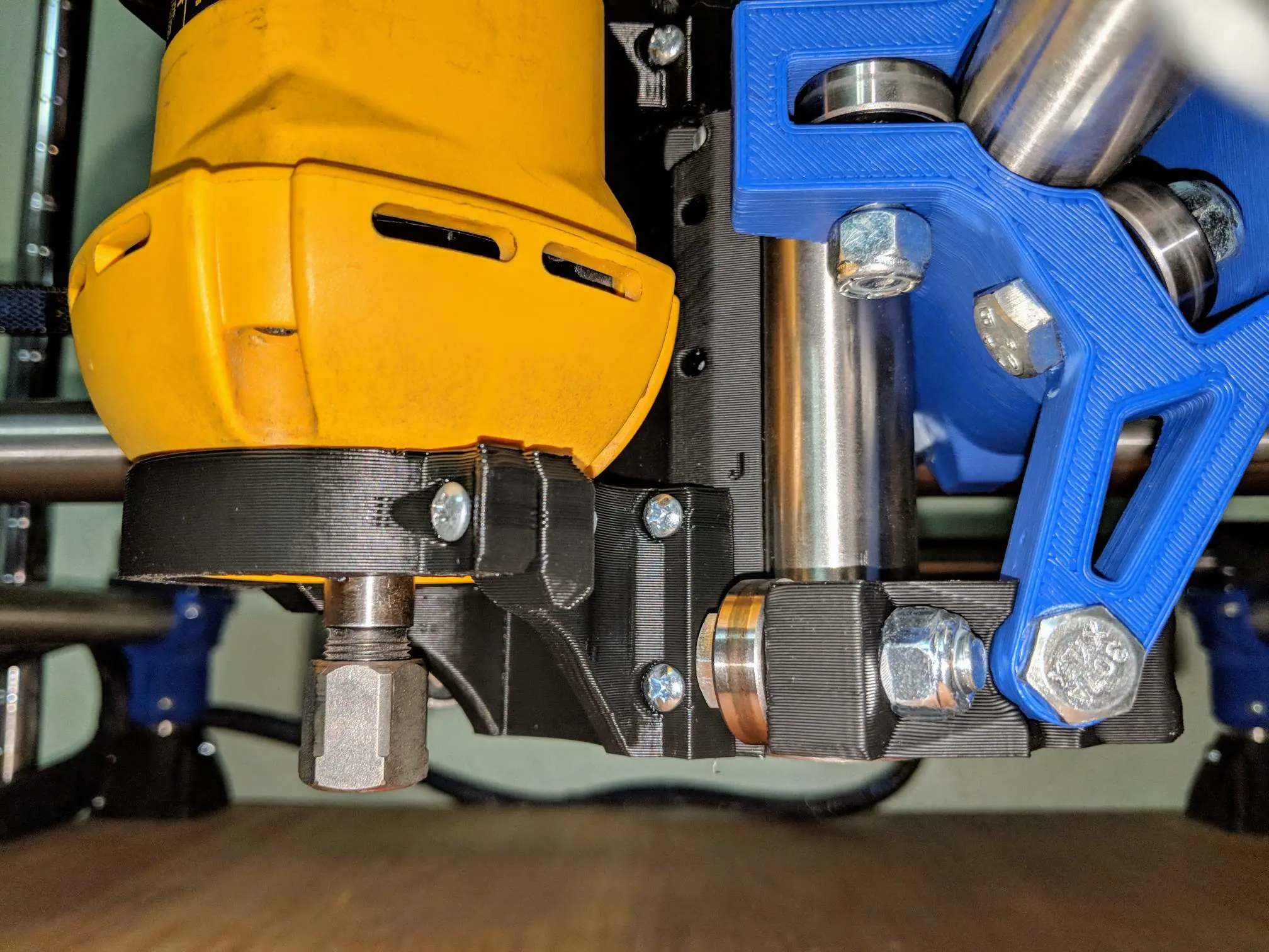 免费工具与零配件STL下载 - CNC router mount - MUHAMMAD JAHANZAIB